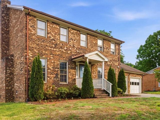 1839 Broadway Dr, Graham, NC 27253