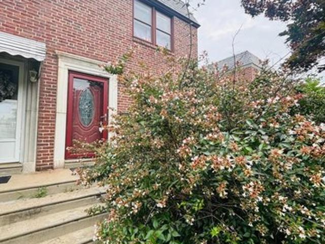 1839 Stanwood St, Philadelphia, PA 19152