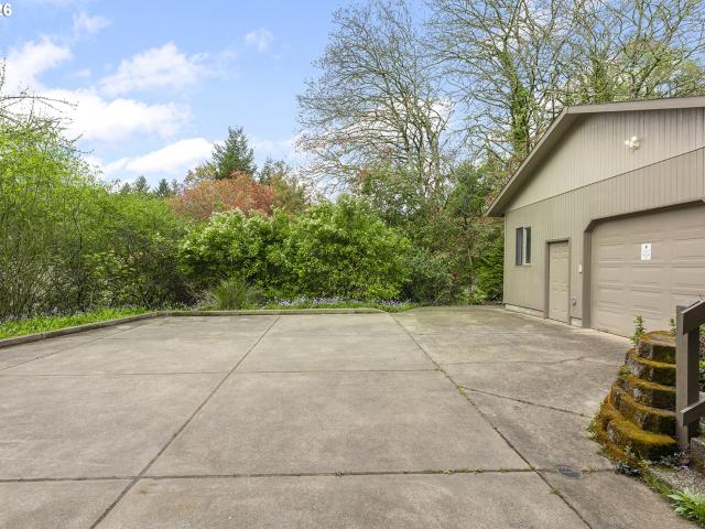 1839 sw collins ct
