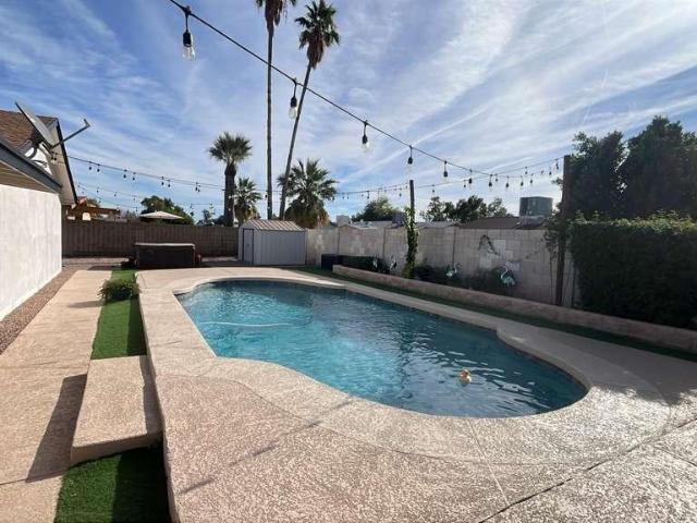 1839 w kerry lane