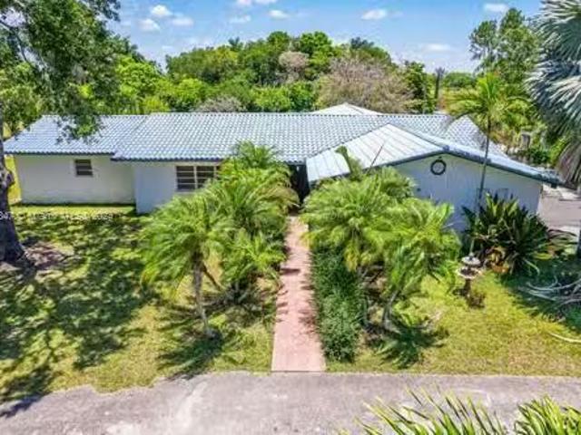 18301 SW 262ND ST, HOMESTEAD, FL 33031 Single Family Residence.