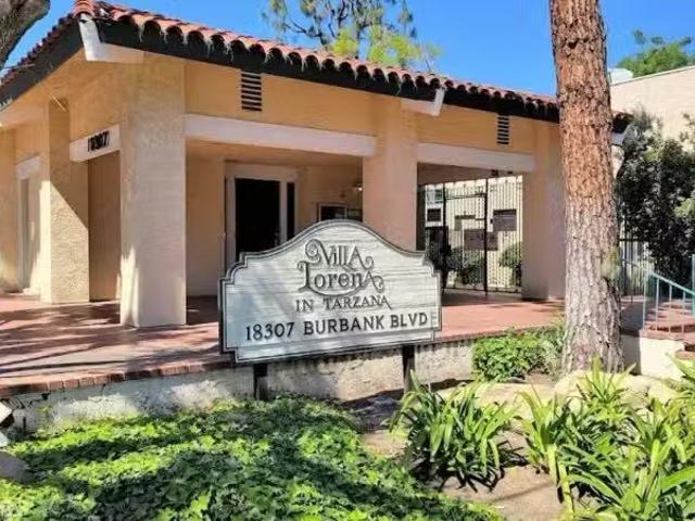 18307 Burbank Boulevard, 19, Tarzana, CA 91356