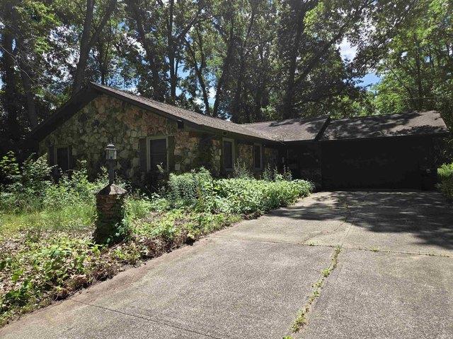 18304 Cypress Cir, South Bend, IN 46637