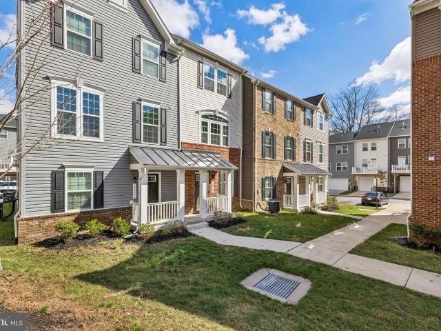 18304 Reaper Hl Ct, Triangle, VA 22172 | MLS #VAPW2114 | Compass