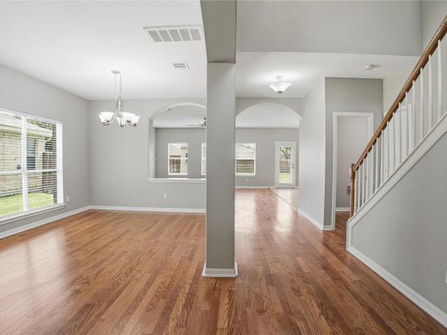 18305 Lake Edge Ct