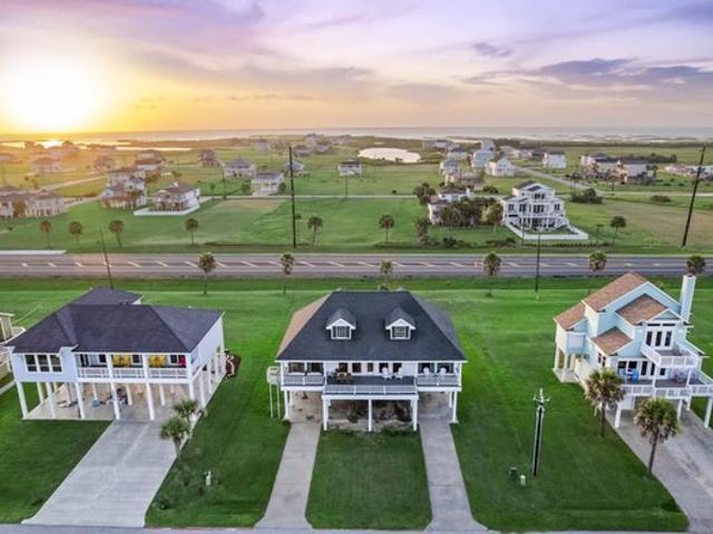 18306 E DE Vaca, Galveston, TX 77554
