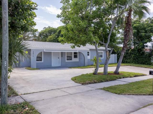1830 NE 2nd Ln, Boynton Beach, FL 33435