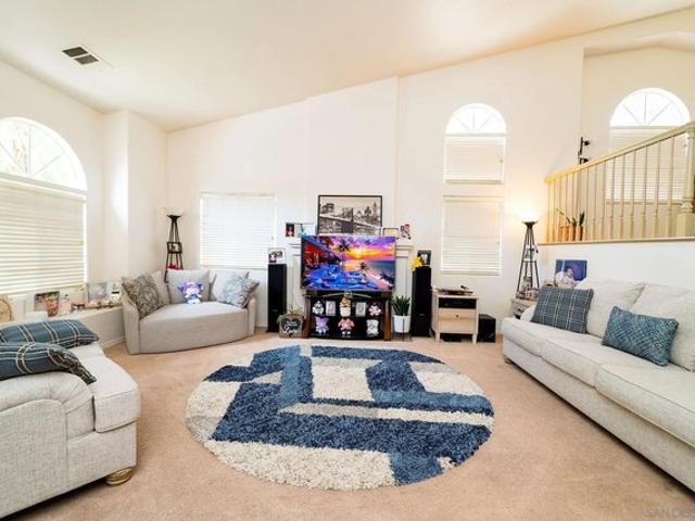 1830 Carolyn Dr, Chula Vista, CA 91913