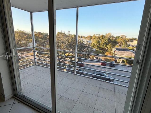 1830 Dixianna St, Unit 406, Hollywood, FL 33020 | MLS #A11965