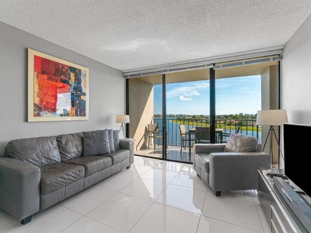 1830 Embassy Dr, Unit 613, West Palm Beach, FL 33401 | MLS #R11169