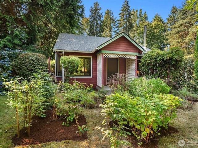 18313 Vashon Hwy SW, Vashon, WA 98070