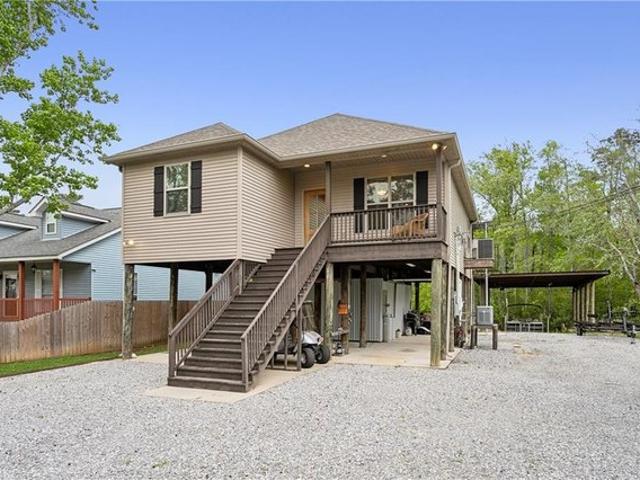 18313 Cusachs Dr, Covington, LA 70433