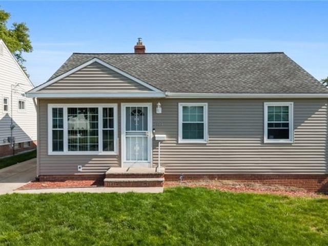 18313 Hazelwood Ave, Maple Heights, OH 44137