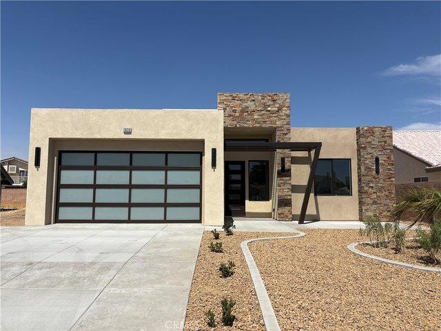 18310 Lakeview Dr, Victorville, CA 92395