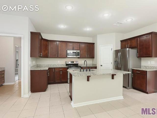 18317 Sunset Park Dr, Prairieville, LA