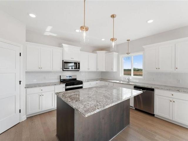 18314 Geyser Way, Lakeville, MN 55044