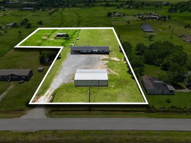 18318 Brumbelow Rd, Needville, TX 77461