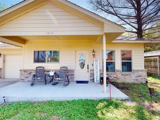 1831 E Oak Hills Ln, Ada, OK 74820