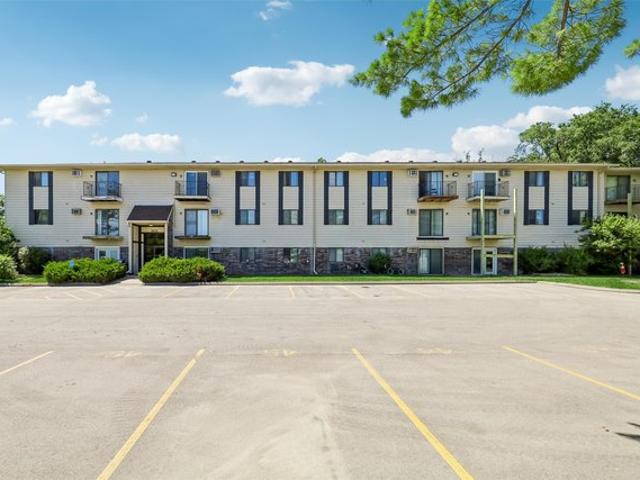 1831 Fuller Rd Apt 18, West Des Moines, IA 50265