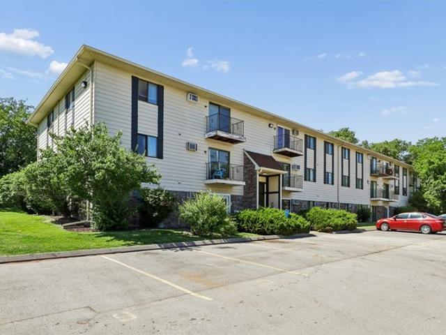 1831 Fuller Rd Apt 21, West Des Moines, IA 50265