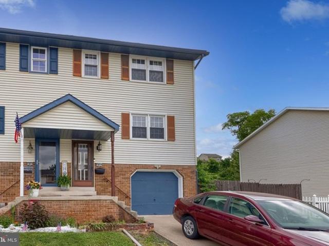 1831 Lakeside Dr, Middletown, PA 17057