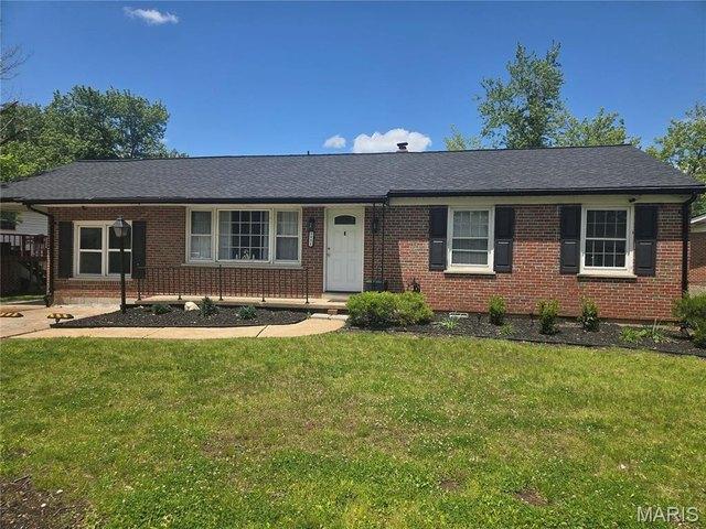 1831 Longford Dr, Saint Louis, MO 63136