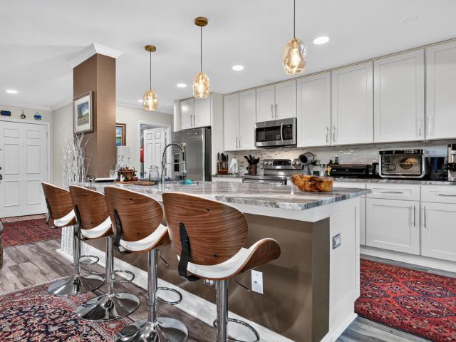 1831 S Mission Hills Road # 106