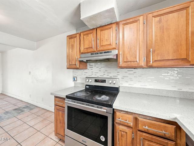 1831 W 3RD Place
