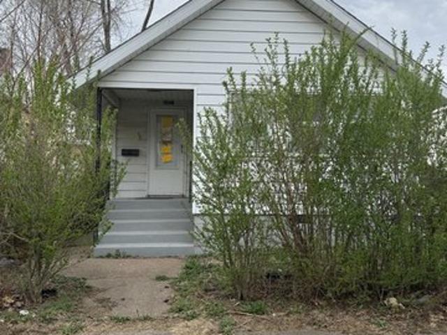 1831 W 5th St, Davenport, IA 52802