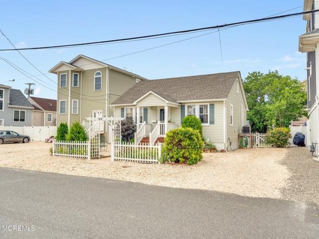 1831 W Pennsylvania Ave, Seaside Heights, NJ 08751