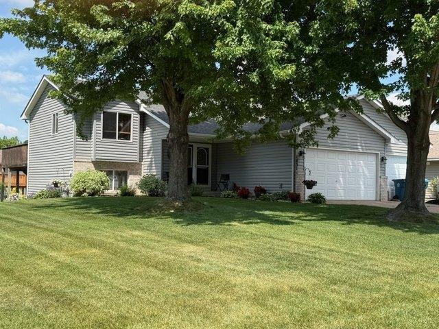 1831 73rd St, Hugo, MN 55038