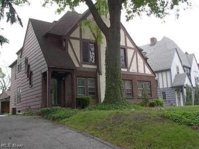 18323 Newell Rd, Shaker Heights, OH 44122