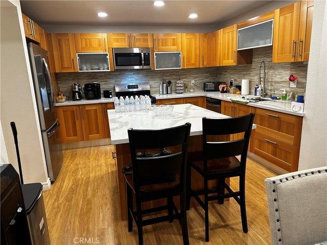 18324 Clark St Unit 120, Tarzana, CA 91356