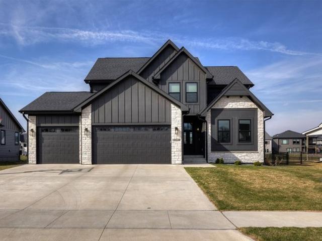 18328 Tanglewood Dr, Clive, IA 50325