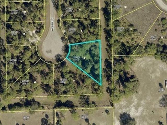 1832 Mobile Ct, Lehigh Acres, FL 33972