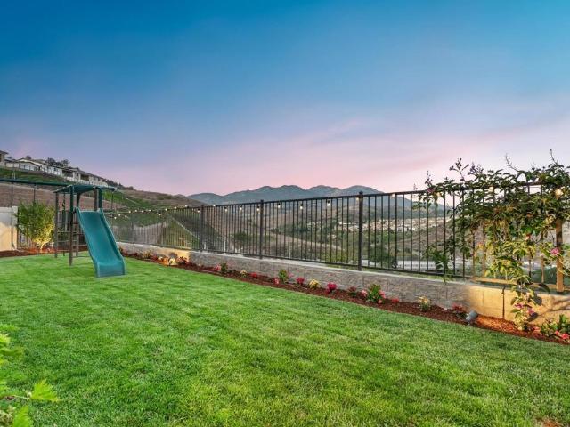 1832 Aliso Canyon Dr
