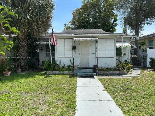 1832 Fillmore St, Hollywood, FL 33020