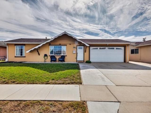 1832 Pescadero Dr, Salinas, CA 93906