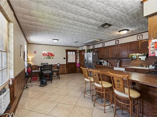 1832 Redwood Drive