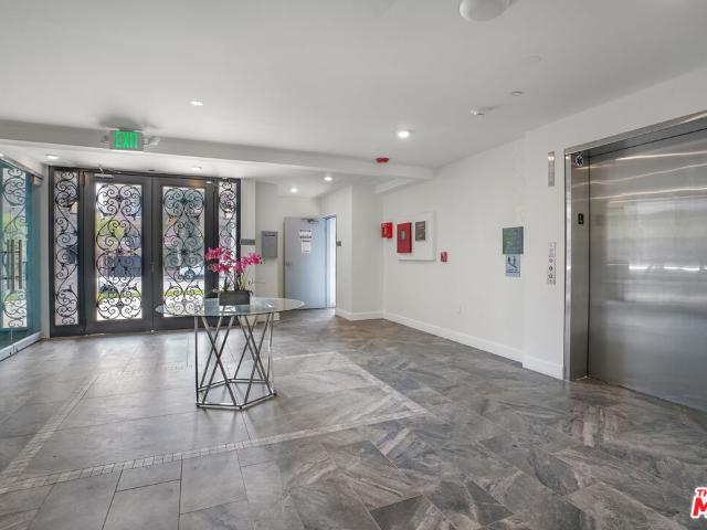 1832 S Barrington Ave, Unit 401, Los Angeles, CA 90025 | MLS #26830 | Compass