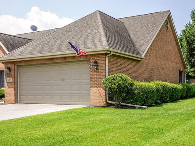 1832 Windfield Dr, Munster, IN 46321