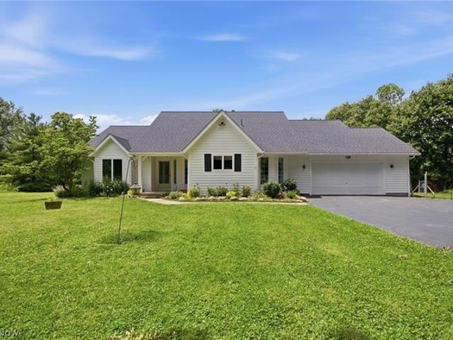 18330 Shaw Rd, Chagrin Falls, OH 44023