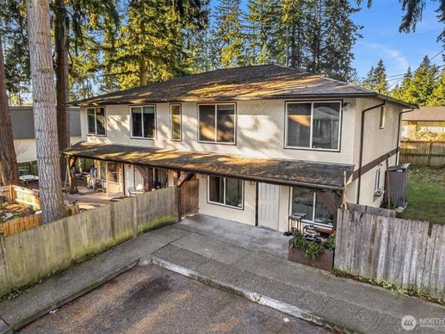 18332 Hurst Rd, Lynnwood, WA 98037