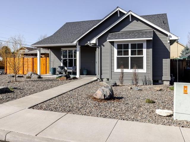 1833 NW Larch Ave, Redmond, OR 97756