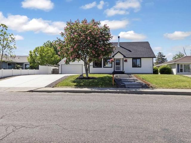 1833 Benson Ave, Prosser, WA 99350