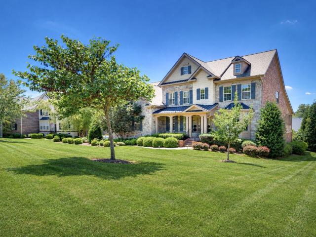 1833 Bronwyn Ct