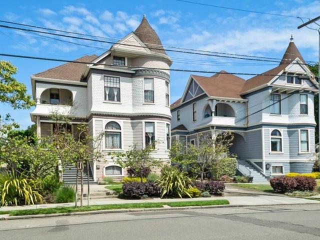 1833 Clinton Ave, Alameda, CA 94501