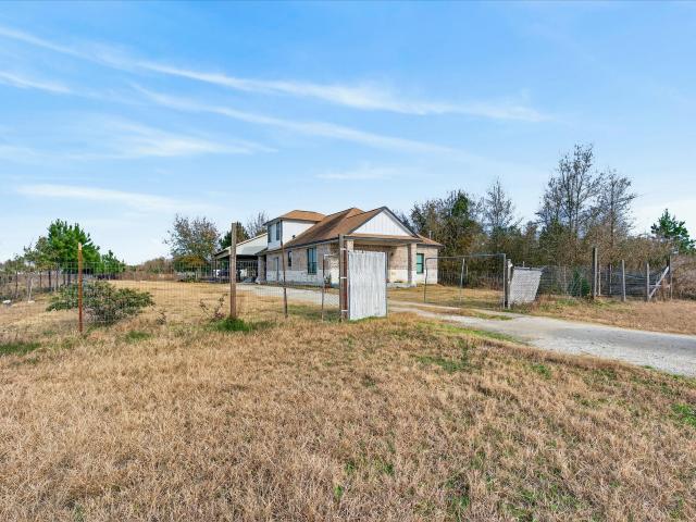 1833 County Road 3556