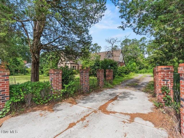 1833 Kissingbower Road