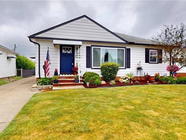 1833 Ridgewick Dr, Wickliffe, OH 44092